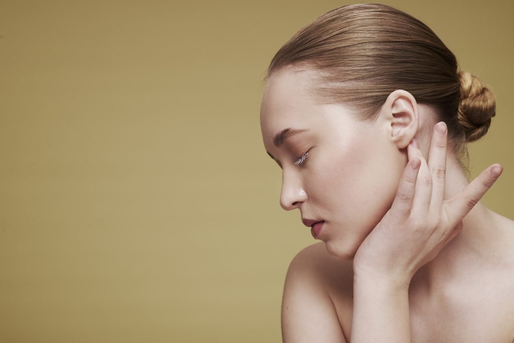 Use of Stitches and Bandages After Otoplasty